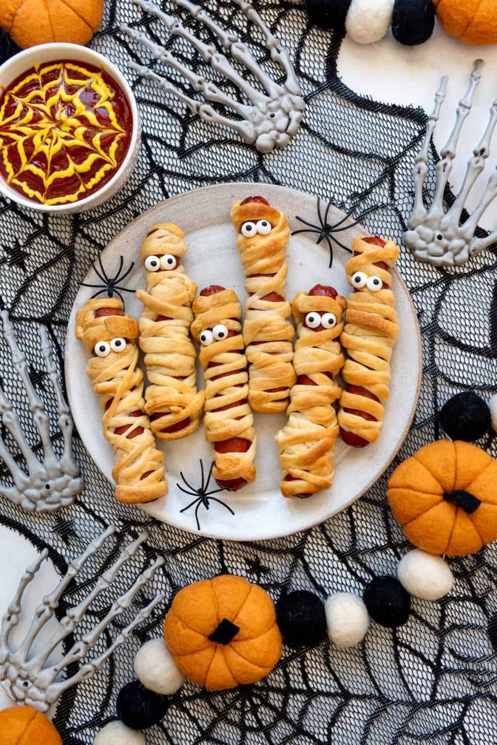 Easy Halloween Mummy Dogs - House of Nash Eats