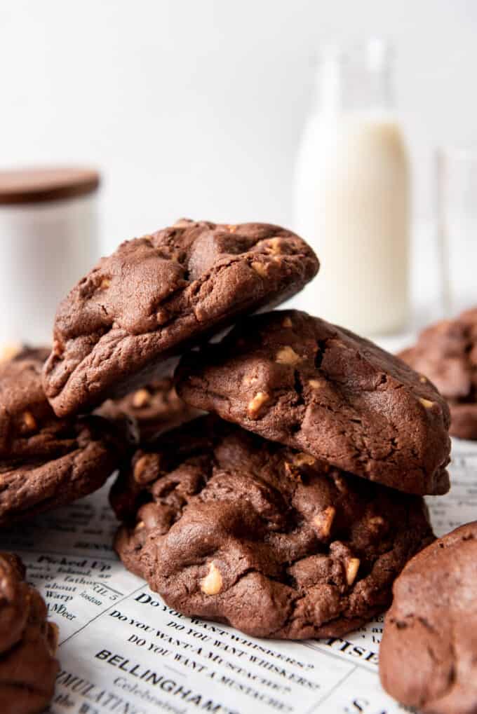 Copycat Levain Bakery Dark Chocolate Peanut Butter Chip Cookies - House ...