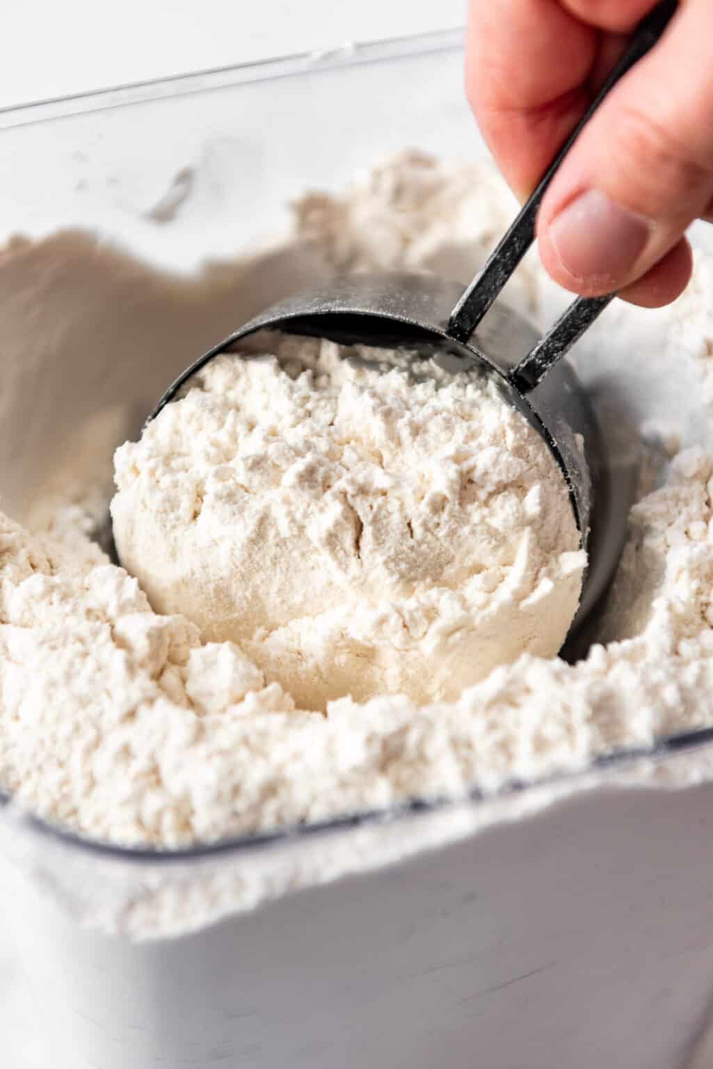 How to Measure Baking Ingredients Correctly - House of Nash Eats