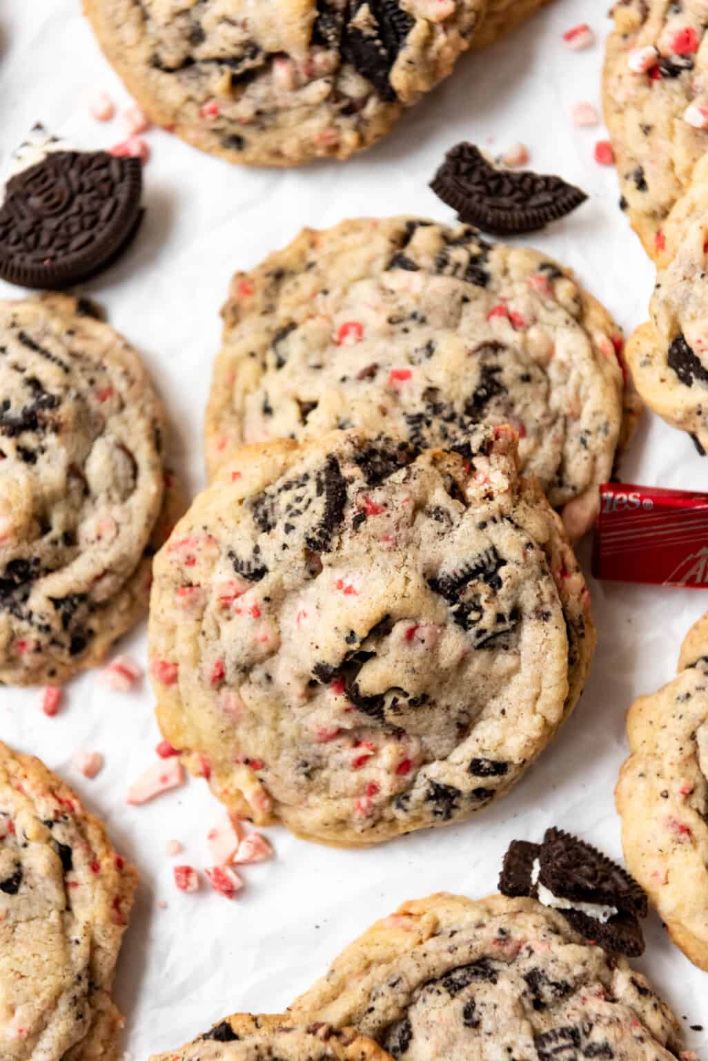 Easy Peppermint Oreo Cookies - House of Nash Eats