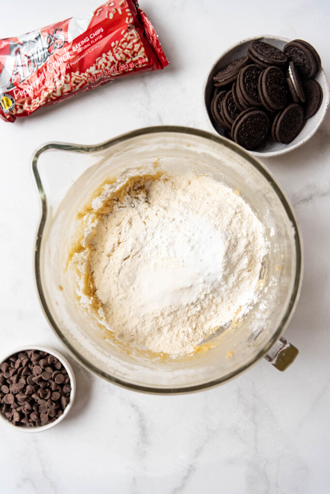 Easy Peppermint Oreo Cookies - House of Nash Eats