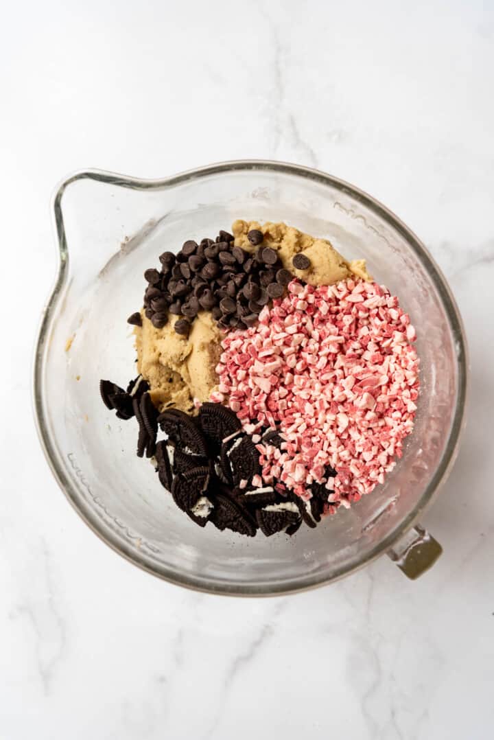 Easy Peppermint Oreo Cookies - House of Nash Eats