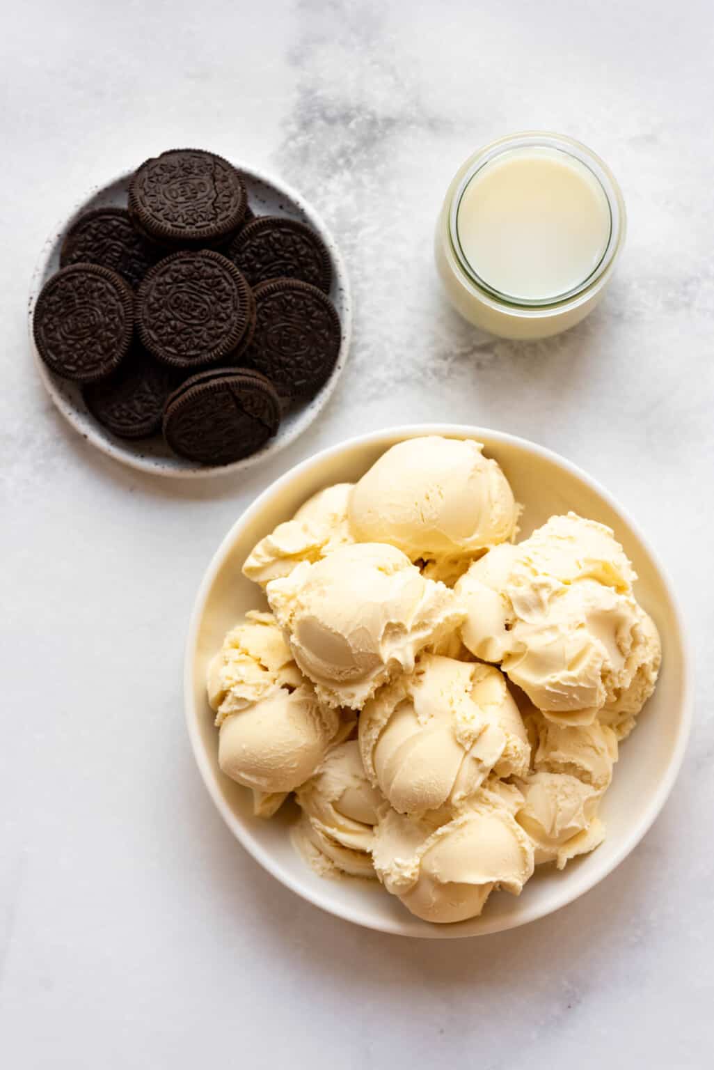 Easy Oreo Milkshake (Only 3 Ingredients!) - House of Nash Eats