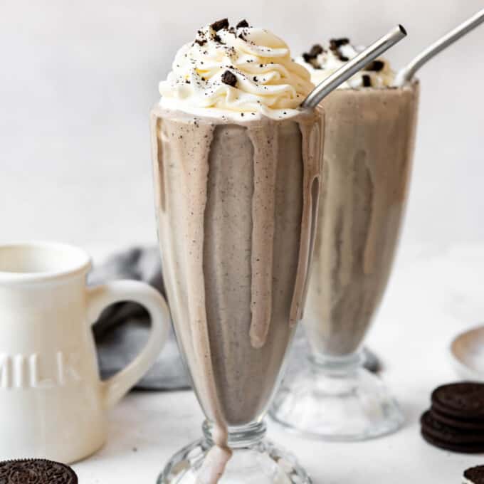 Easy Oreo Milkshake (Only 3 Ingredients!) - House of Nash Eats
