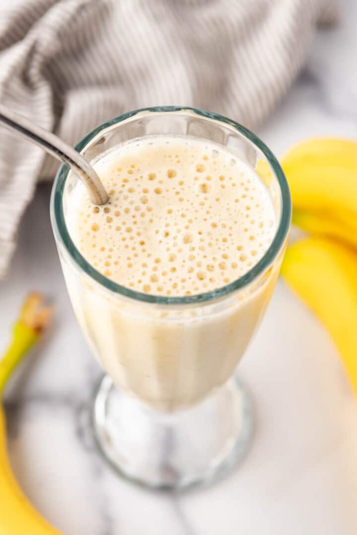 Bananas con Leche (Costa Rican Banana Smoothie Recipe) - House of Nash Eats